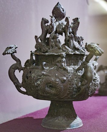 Bronze incensory [Buddhist Art Gallery: Kathmandu valley]