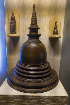 Relic casket (wood) [Galle National Museum]