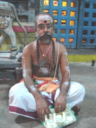 Figure 1. Shivashankara Shivacharya [Sculptures in temples in Kumbakonam]