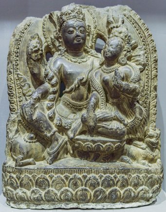 Uma-Mahesvara (four-handed Shiva) [Hindu Stone Sculptures (NMN)]