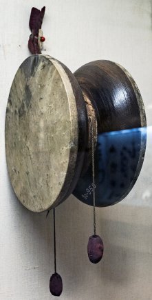 Waist drum (19th century) (from East India) [New Delhi Museum—Musical ...