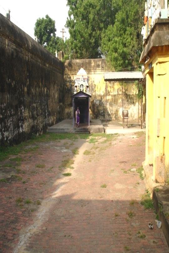 Figure 116. A view of the main Prakaram outside the Garbha Graha ...
