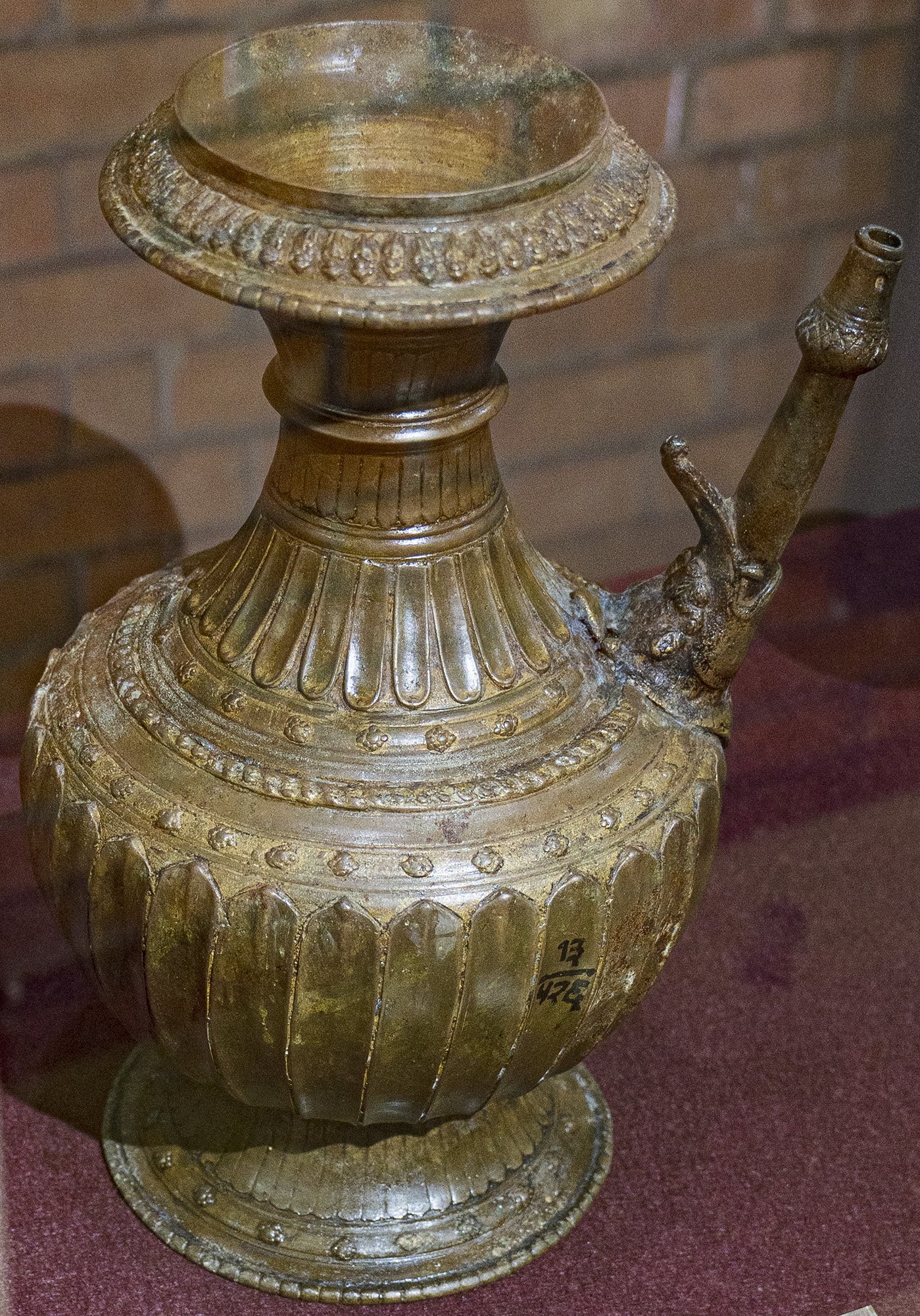 Bronze water vessel [Buddhist Art Gallery: Kathmandu valley]