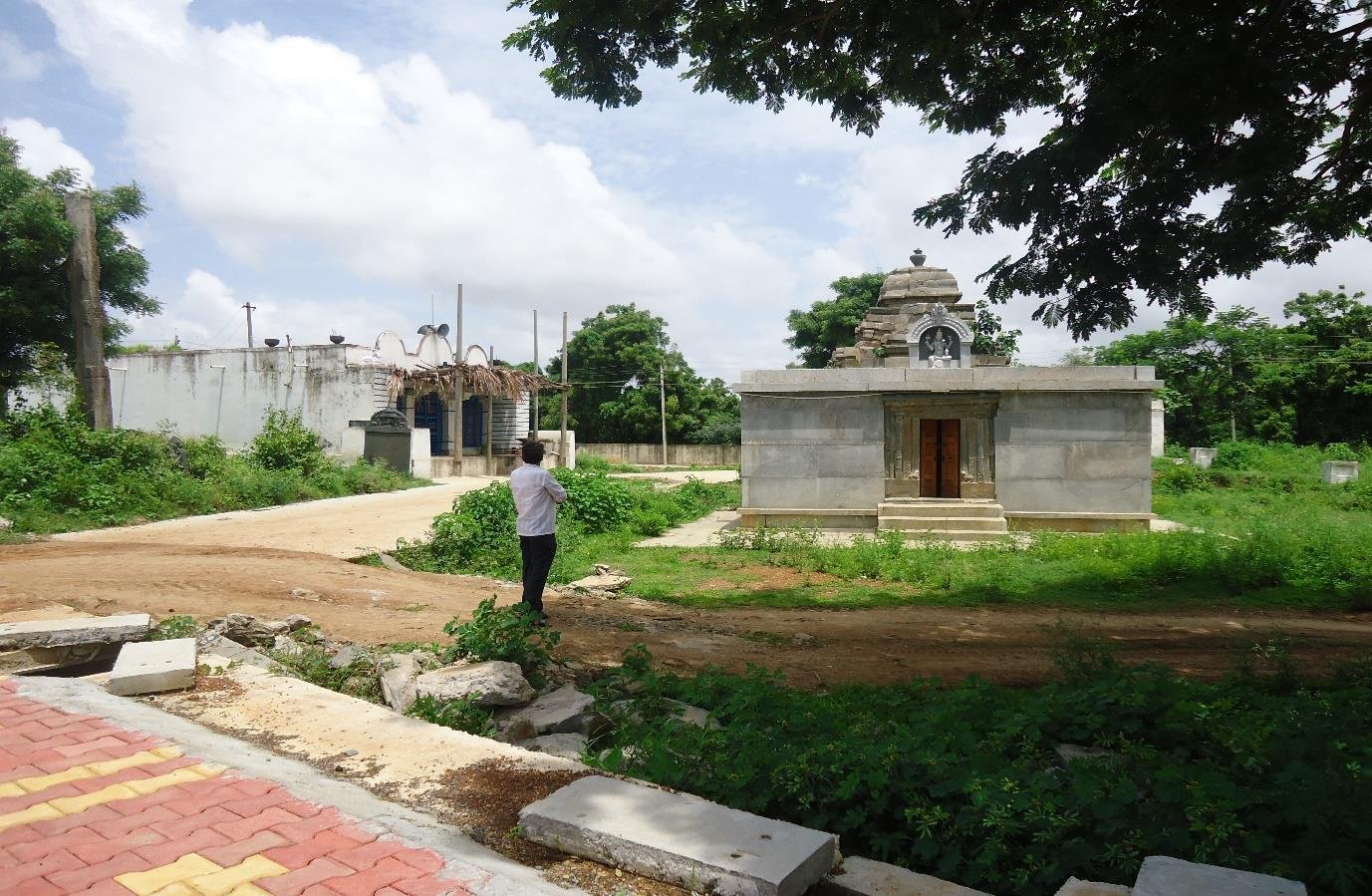 Figure 34: Kalahastheshwara temple at Kaginele [Cultural study of ...