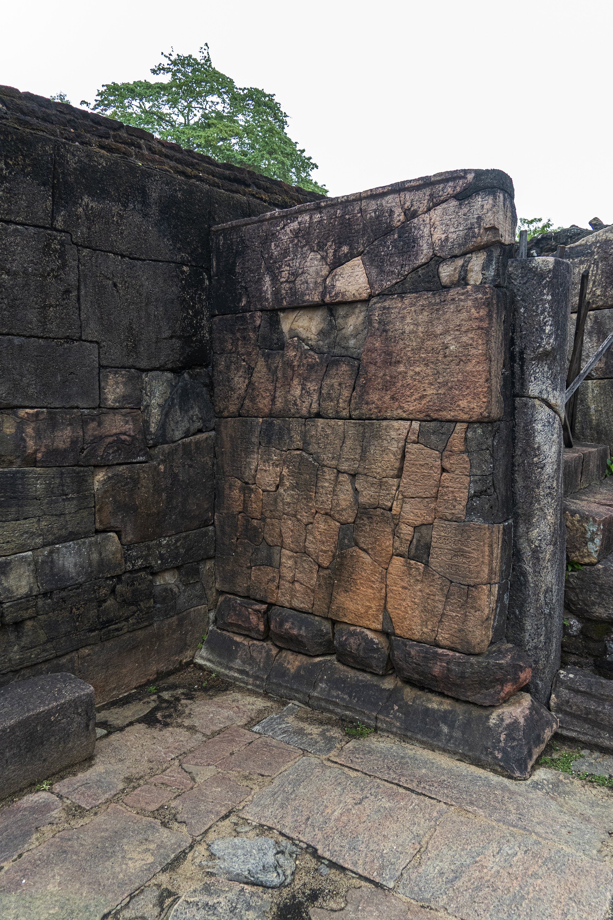 Hatadage (detail) [Polonnaruwa (ancient city)]