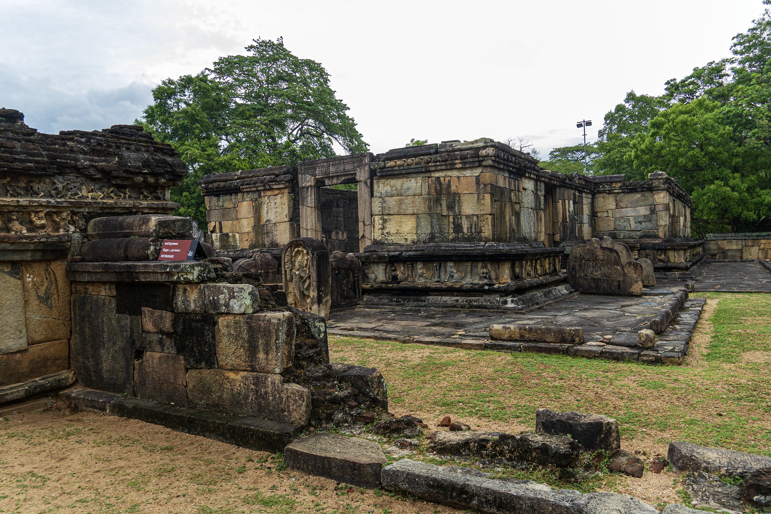 Hatadage (detail) [Polonnaruwa (ancient city)]