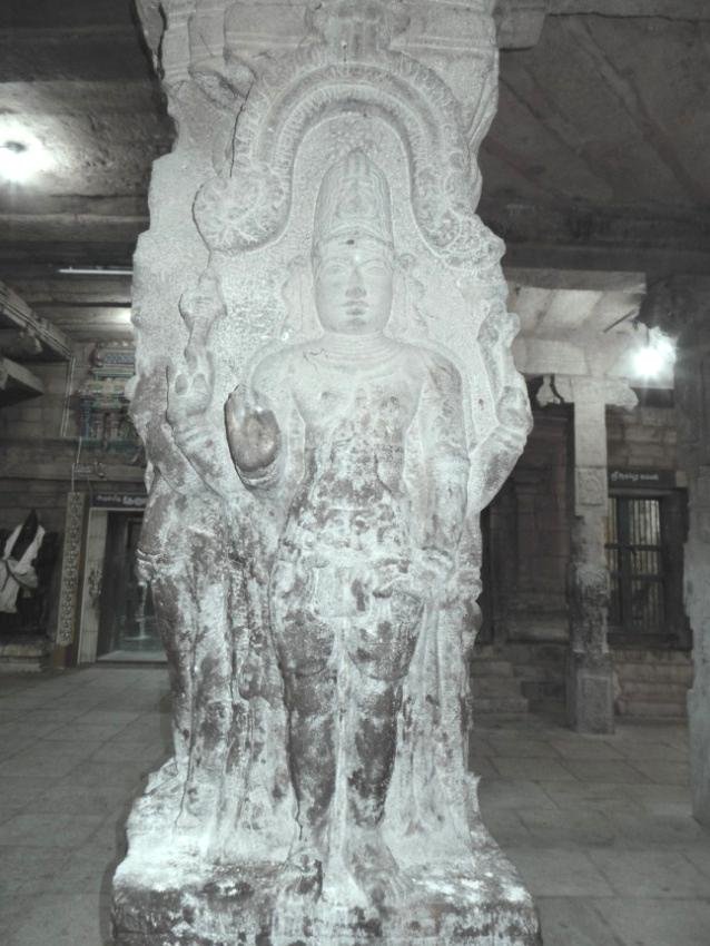 Figure 28. Lord Siva in Samabhanga [Sculptures in temples in Kumbakonam]