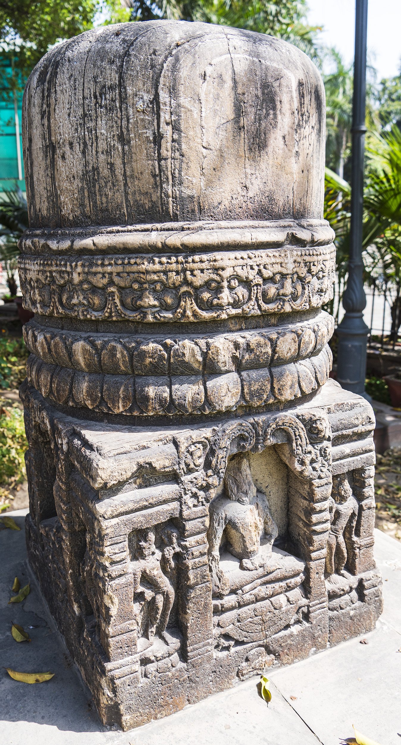 Mini Stupa (another view) [National Museum (New Delhi)—Outside]