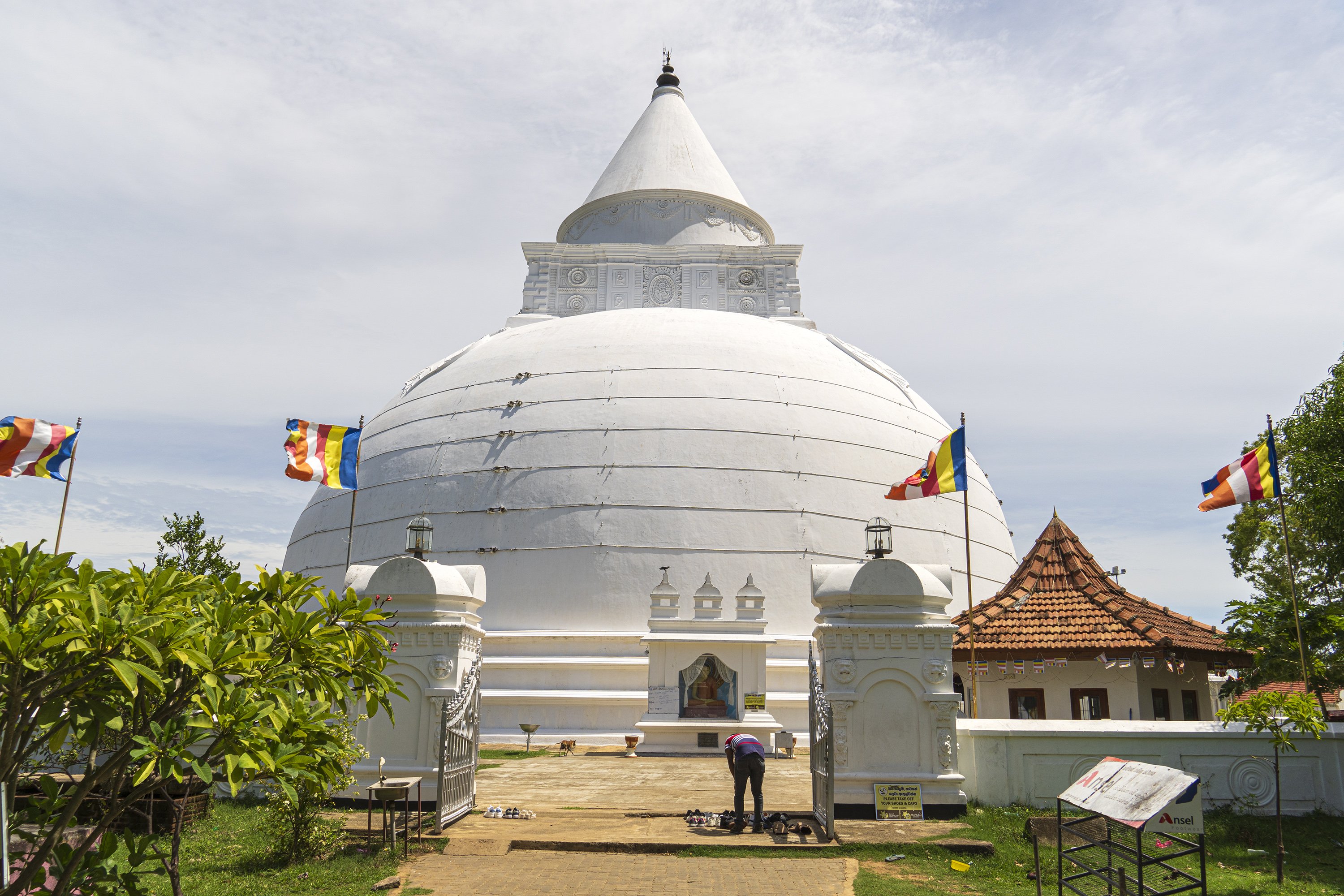 Tissamaharama Vihara [Photo gallery]