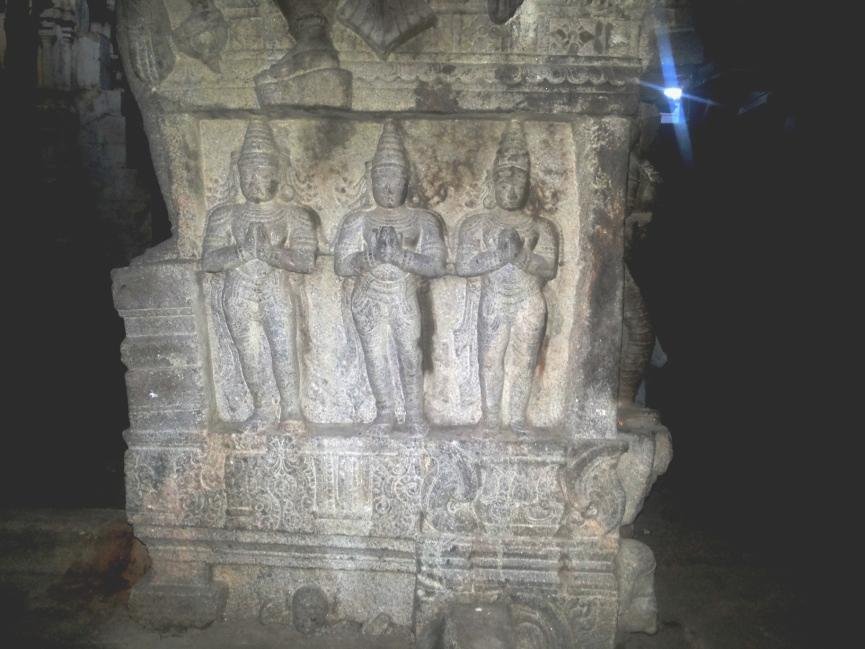 Gevouwen handen: Symboliek en betekenis