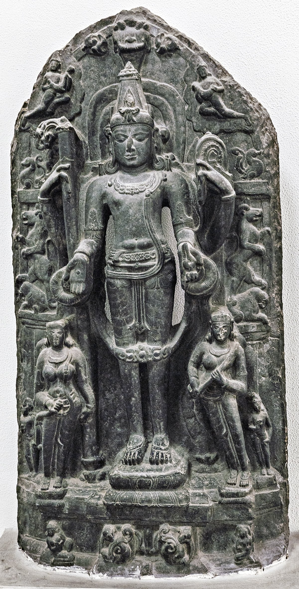 Vishnu (10th century) (Pala dynasty) [New Delhi Museum—Various sculptures]