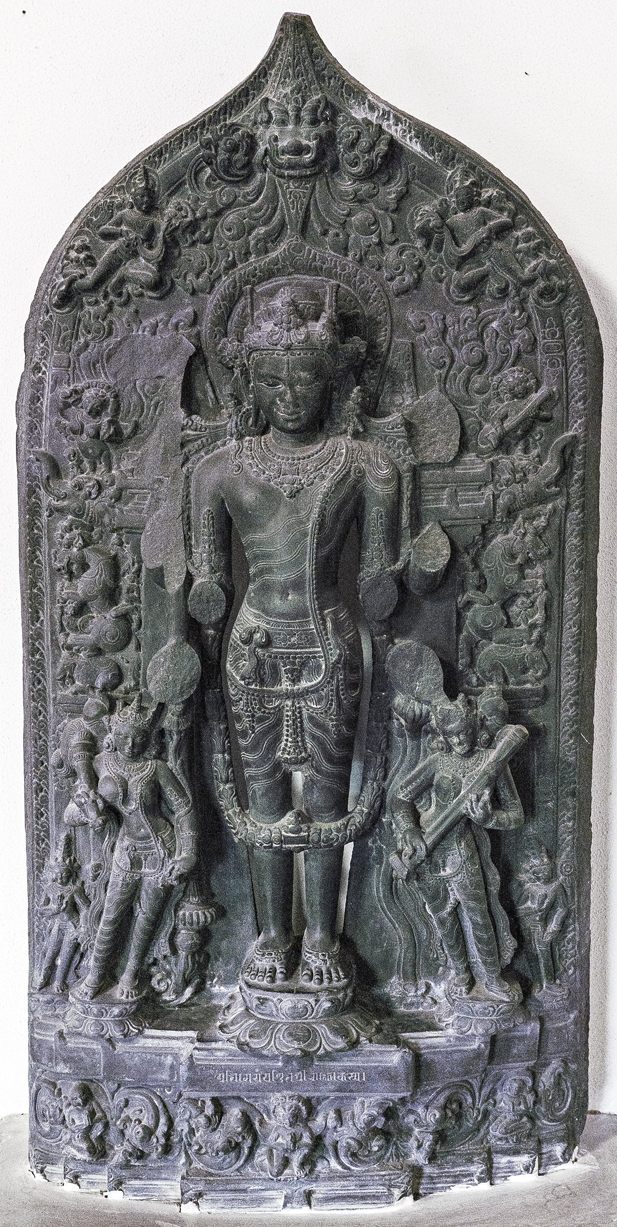 Vishnu (12th century) (Pala dynasty) [New Delhi Museum—Various sculptures]