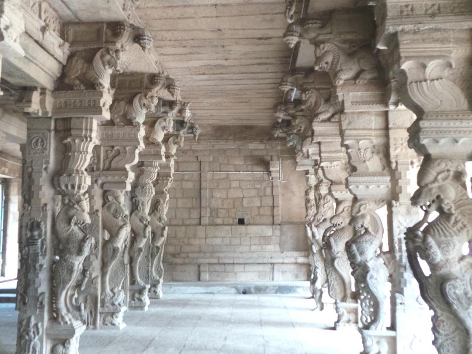 Figure 58. Yali guarding the entrance to Garbha Graha [Sculptures in ...